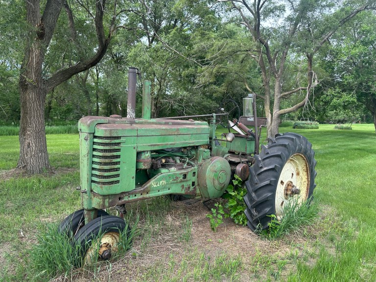 PUBLIC FARM EQUIPMENT, SHOP, BEER ADVERTISING AUCTION, OWNERS; LYNN AND ...